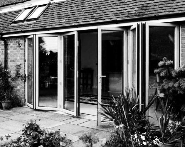 Large-ALuminium-Bi-Fold-doors - Framemaster